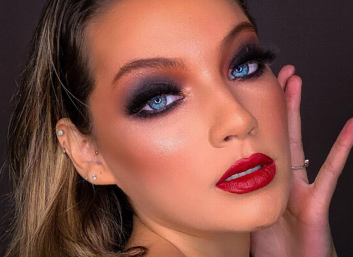 30 Stunning Christmas Makeup Looks To Slay Your Holiday Parties - Woman ...
