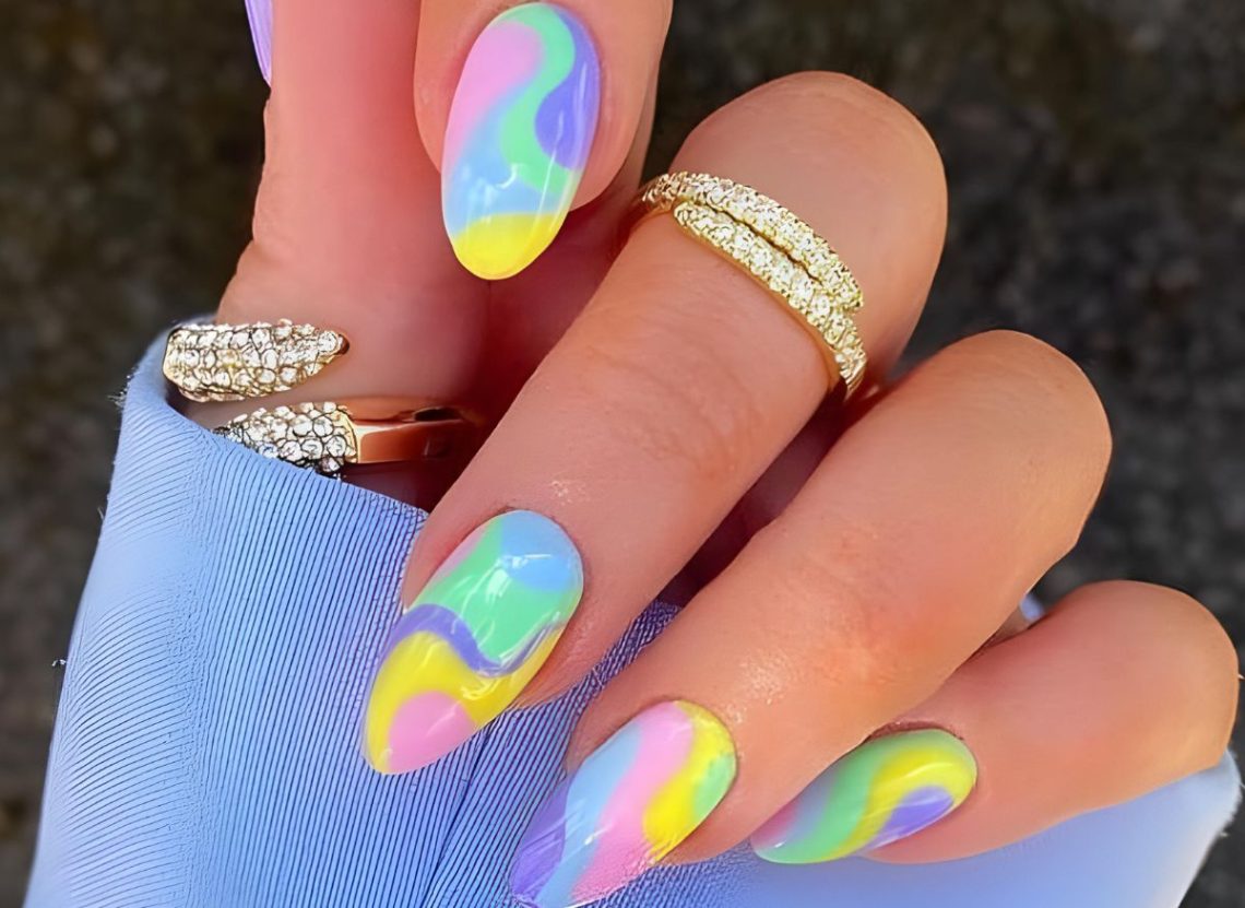 25+ Simple Flower Nail Designs To Inspire Your Next DIY Manicure ...